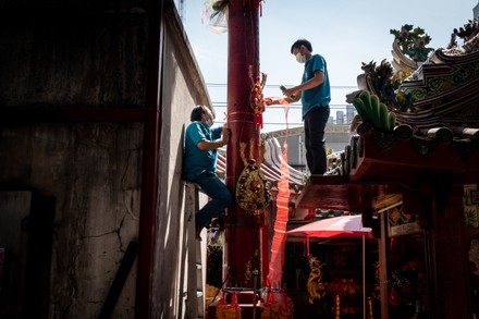 Temple Workers Wrap Colorful Fabric Around Editorial Stock Photo ...