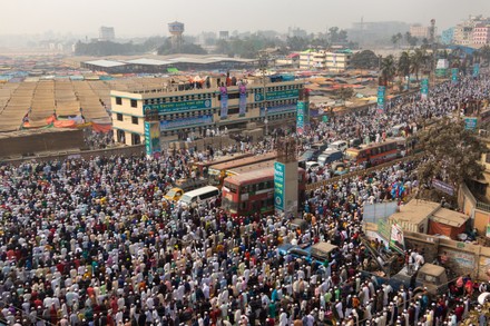 Muslim Devotees Pray Middle Busy Road Editorial Stock Photo - Stock ...