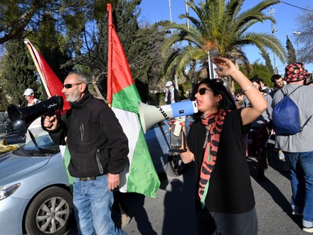 Israeli Leftwing Activists Palestinians Wave Palestinian Editorial ...