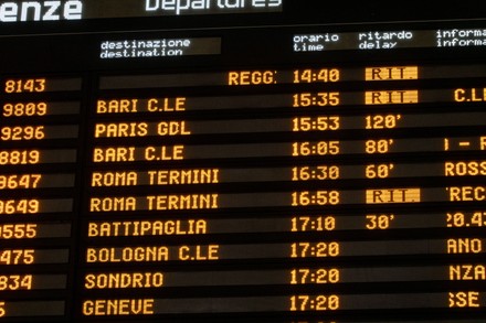 __COUNT__ Milan, Cancellations and train delays at Central Station ...