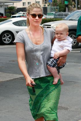 __COUNT__ imágenes de Ali Larter with baby Theodore Hayes MacArthur at ...
