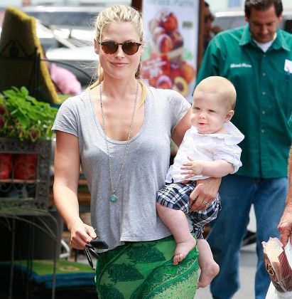 __COUNT__ imágenes de Ali Larter with baby Theodore Hayes MacArthur at ...
