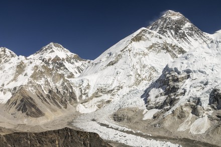 Classic View Mount Everest Called Chomolungma Editorial Stock Photo ...