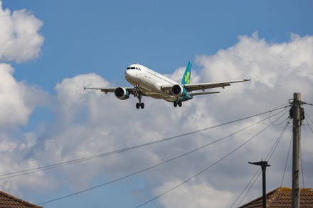 Aer Lingus Airbus A320 Aircraft Seen Editorial Stock Photo - Stock ...