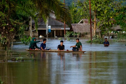 People Row Wooden Canoe Through Flood Editorial Stock Photo - Stock ...