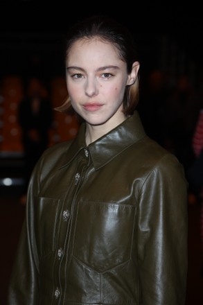 Charlotte Casiraghi Attending Chanel Front Row - Foto de stock de contenido editorial: imagen de ...