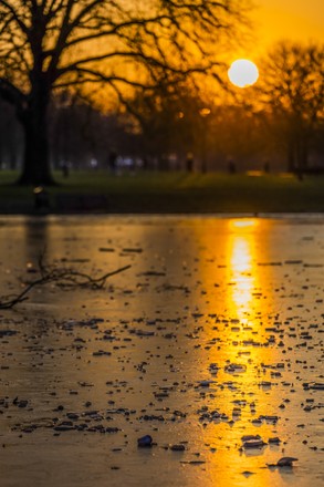 Sun Sets On Frozen Clapham Common Editorial Stock Photo - Stock Image ...