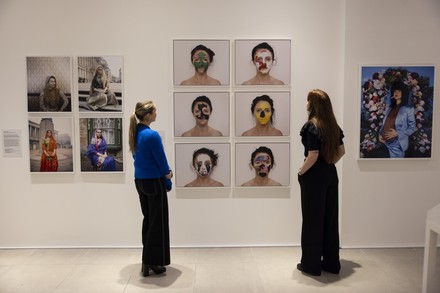 Gallery Assistants Look Headstrong Women Empowerment Editorial Stock ...