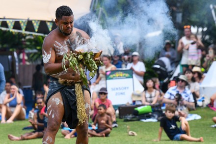 Indigenous Man Performs Rituals During Australia Editorial Stock Photo ...
