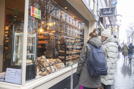 People Outside Bakery Pastry Shop Look Editorial Stock Photo - Stock ...