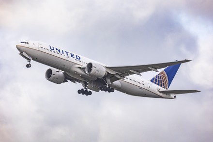 United Airlines Boeing Wide Body 777200 Editorial Stock Photo - Stock ...