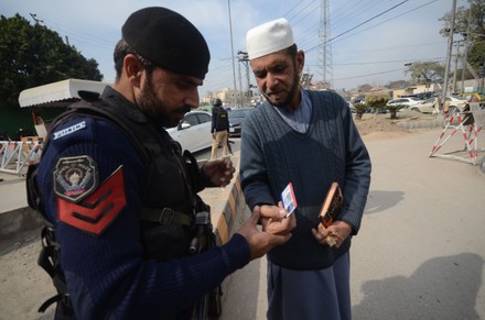 Peshawar Pakistan Januray 01 Policeman Searches Editorial Stock Photo ...