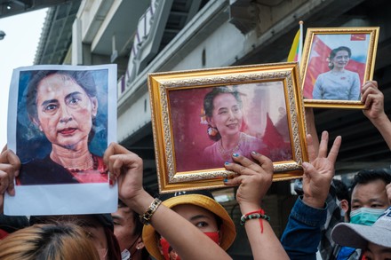 Protesters Shouting Slogans While Holding Prodemocracy Editorial Stock ...