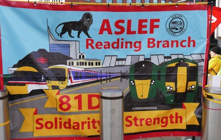 Official Aslef Picket Line Picketers Outside Editorial Stock Photo ...