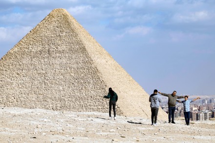 Tourists Visit Giza Pyramids Giza Egypt Editorial Stock Photo - Stock ...