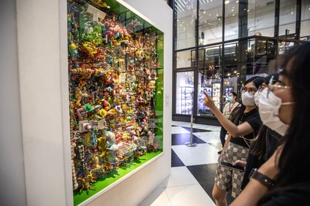 People Look Art Installation Named Gifts Editorial Stock Photo - Stock ...