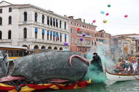 View Shows Balloons Flying Wharf Rat Editorial Stock Photo - Stock ...