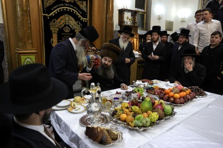 __COUNT__ imágenes de Ultra-Orthodox Jews celebrate the Jewish feast of ...