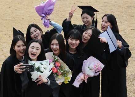 Graduates Take Selfie During Commencement Ceremony Editorial Stock ...