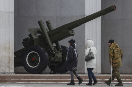 People Walk Past Wwiiera Howitzer Exposition Editorial Stock Photo ...