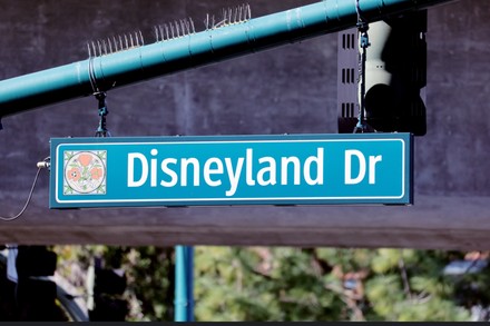 Disneyland Drive Signage Disneyland Anaheim California Editorial Stock ...