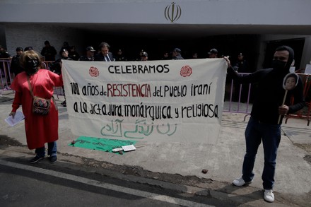 Members Iranian Community Mexico Hold Banner Editorial Stock Photo ...