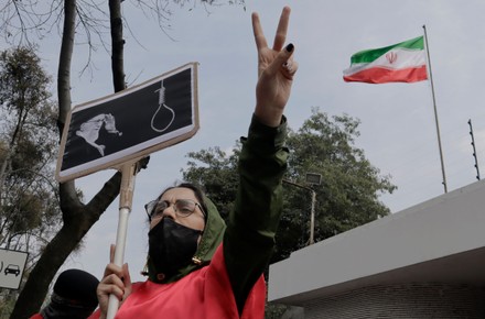 Member Iranian Community Mexico Demonstrates Outside Editorial Stock ...