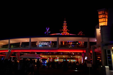 750 Disney walk in Stock Pictures, Editorial Images and Stock Photos ...