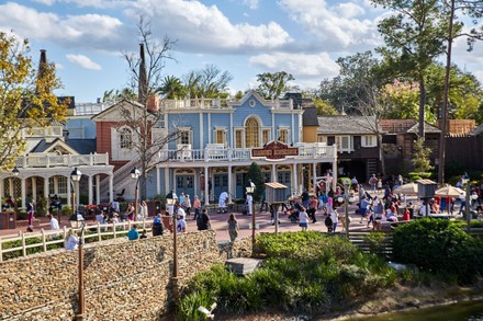 750 Disney walk in Stock Pictures, Editorial Images and Stock Photos ...