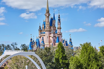 750 Disney walk in Stock Pictures, Editorial Images and Stock Photos ...