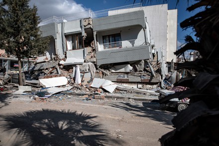 View Residential Building Destroyed By Earthquake Editorial Stock Photo ...