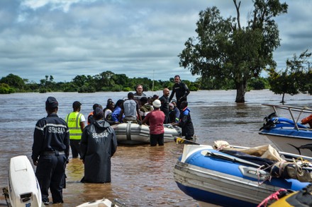 Locals Evacuated Flooded Areas Maputo Mozambique Editorial Stock Photo ...