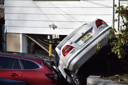 7 Car vs house Stock Pictures, Editorial Images and Stock Photos ...