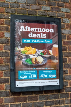 Wetherspoon King Castle Pub Windsor Berkshire Editorial Stock Photo ...