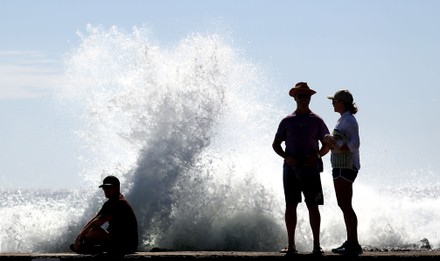People Watch Waves Snapper Rocks On Editorial Stock Photo - Stock Image ...