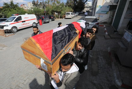 Relatives Palestinian Youssef Darabih Who Died Editorial Stock Photo ...