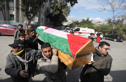 Relatives Palestinian Youssef Darabih Who Died Editorial Stock Photo ...