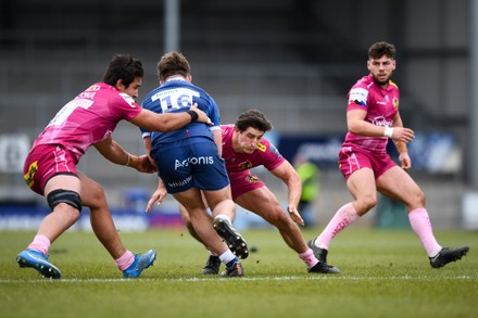 Tom Hendrickson Exeter Chiefs Attempts Tackle Editorial Stock Photo ...