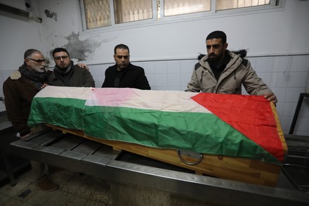 Palestinians Carry Body Yousef Darabih Coffin Editorial Stock Photo ...