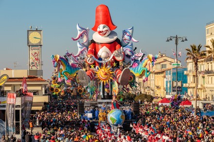 Giant Papermache Carnival Float Moves Through Editorial Stock Photo ...