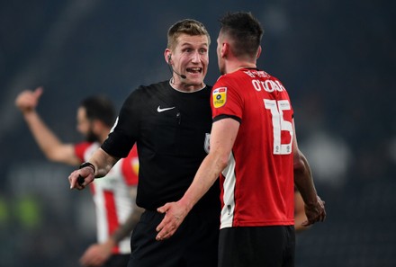 Paudie Oconnor Lincoln City Argues Referee Editorial Stock Photo ...