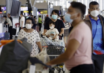 Foreign Tourists Walk Passenger Terminal Suvarnabhumi Editorial Stock ...