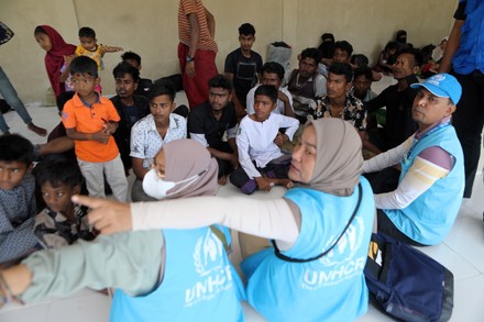 Unhcr Staff Talk Rohingya Refugees During Editorial Stock Photo - Stock ...