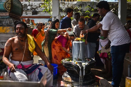 Hindu Devotees Pour Milk Over Shivling Editorial Stock Photo - Stock ...