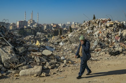 Man Kahramanmarash Walks Near Debrish Buildings Editorial Stock Photo ...