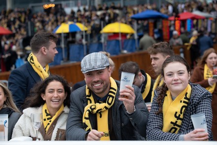 Racegoers Enjoying Their Day Horse Racing Editorial Stock Photo - Stock ...