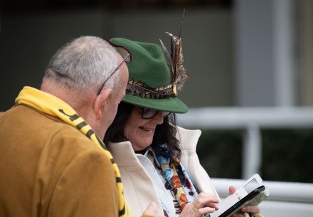 Racegoers Enjoying Their Day Horse Racing Editorial Stock Photo - Stock ...