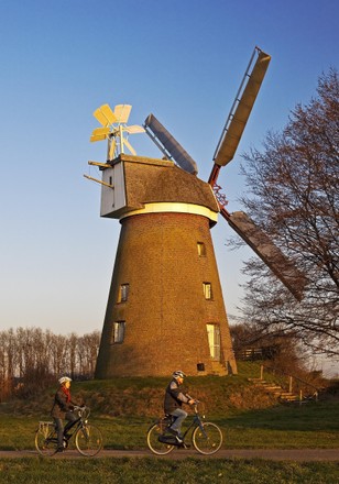 Breber Museum Windmill Cyclists Selfkantmuehlenstrasse Gangelt ...