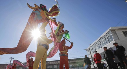 Folk Artists Perform Dragon Dance Celebrate Editorial Stock Photo ...