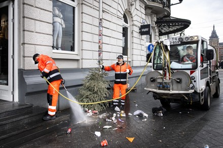 Amsterdam Garbage Collectors Cleaning Center Amsterdam Editorial Stock ...